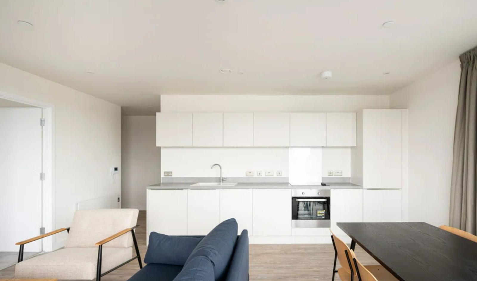 New 3 bedroom Apartment to rent in Gillingham, Kent | 163